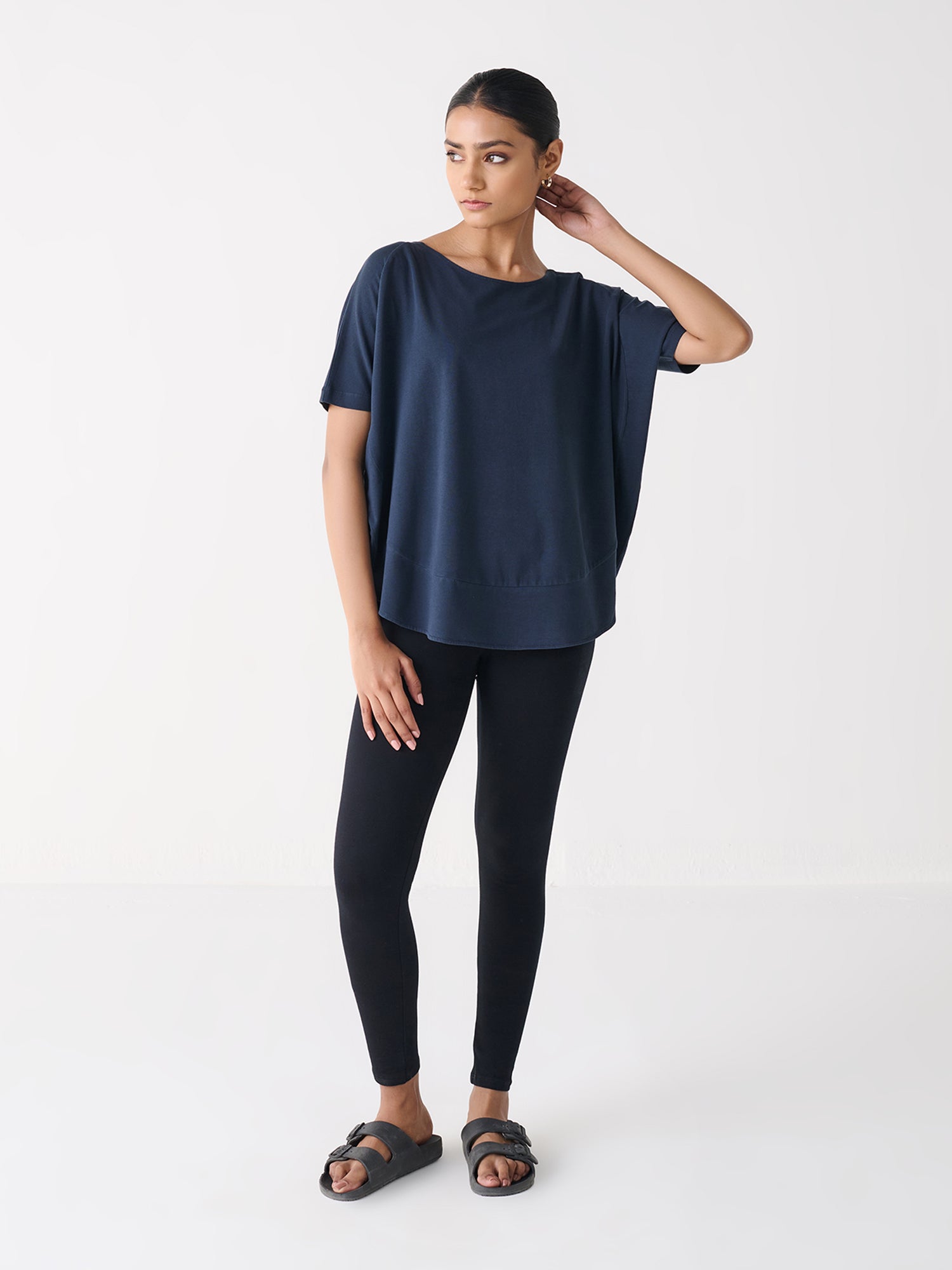 Flowy Fit Top - Navy
